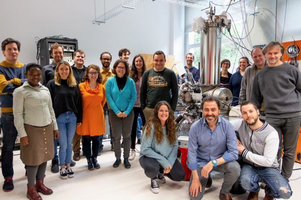 Near-infrared plasmons with atomically thin crystalline silver films ...