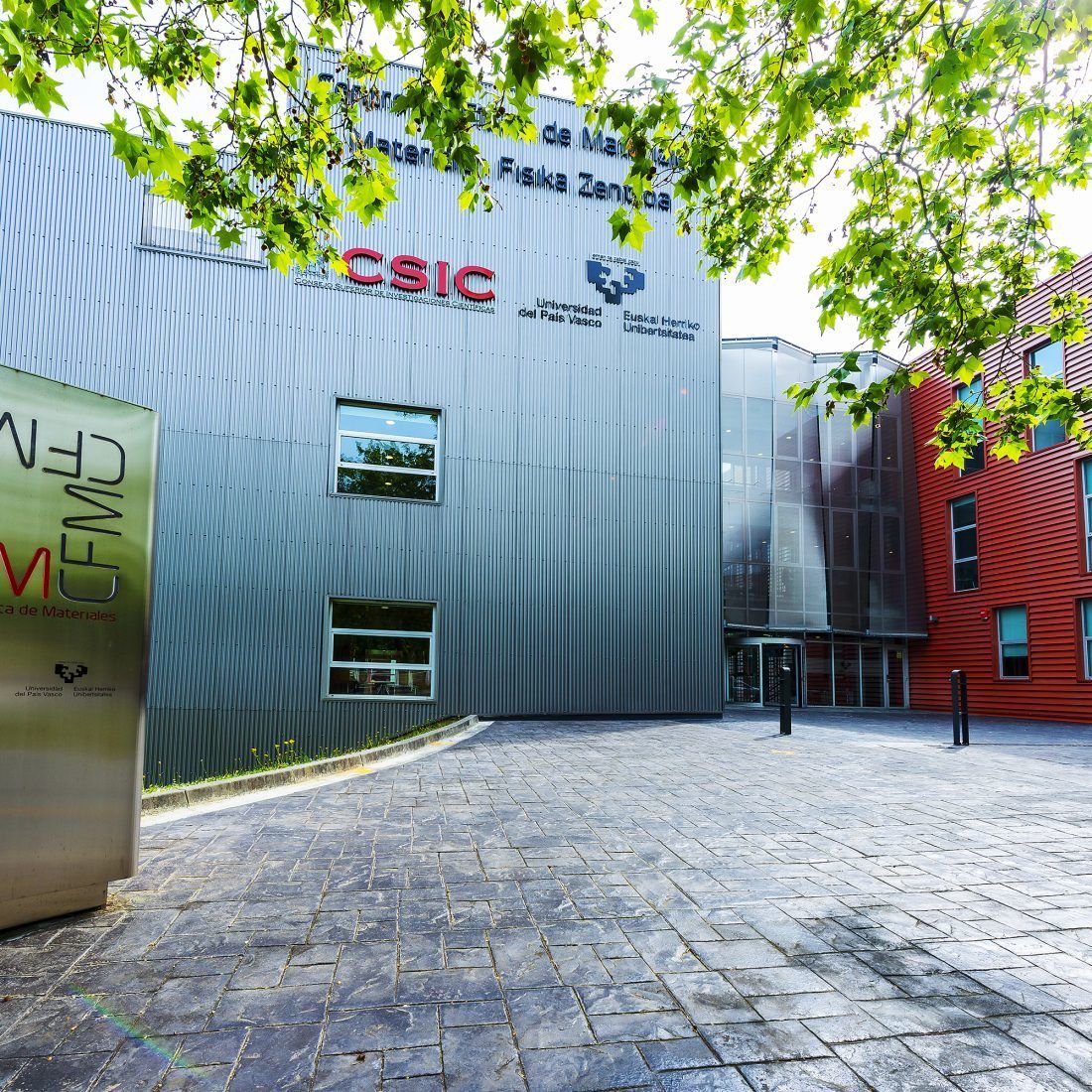 CFM – Materials Physics Center – A research center focused in materials ...