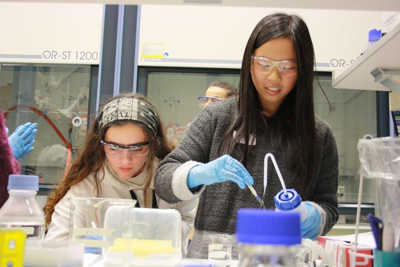 Women at the forefront of science and technology – CFM – Materials ...